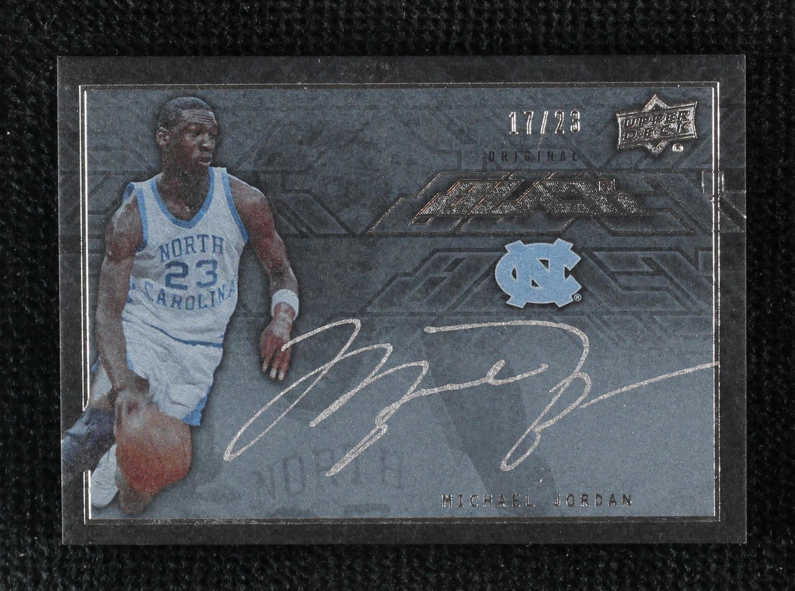 2013-14 Upper Deck Black - Signatures Chalk #CS-MJ Michael Jordan /23 ...