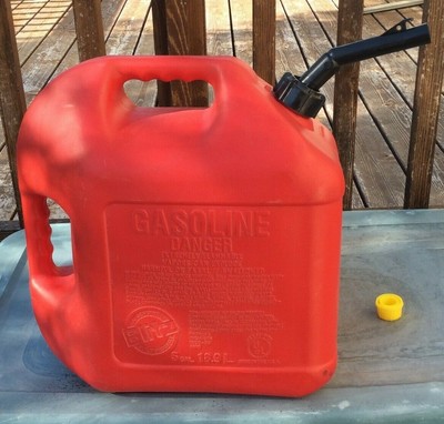 Oil & Gas - Blitz 5 Gallon Gas Can