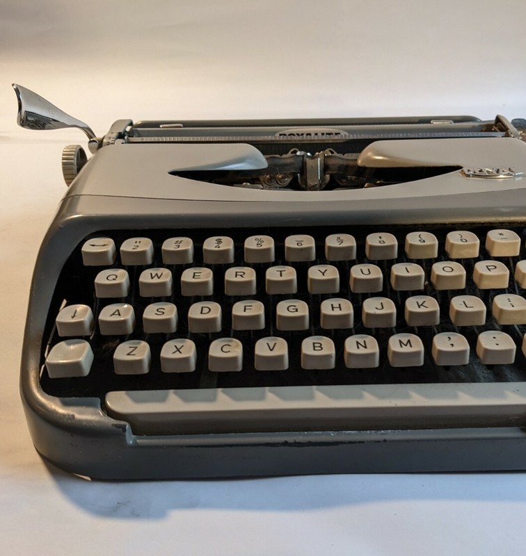 1961 Royal Royalite on the Typewriter Database