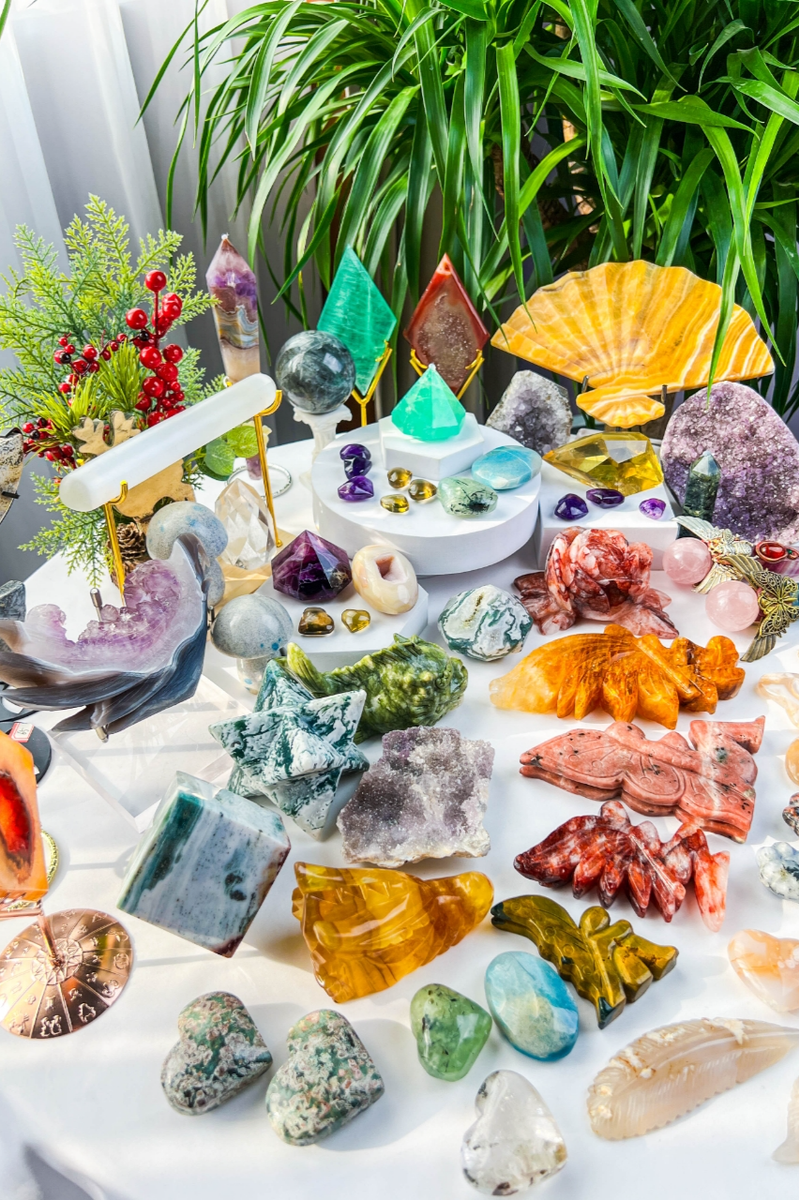 Join us and choose your favorite crystal treasures！！！！！ | eBay Live Video