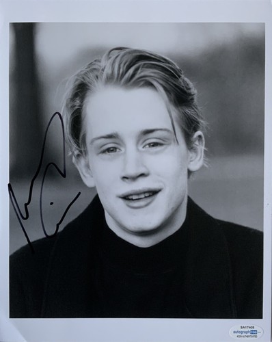 Macaulay Culkin Autograph Profile by RACC - Macaulay Culkin Autographs ...