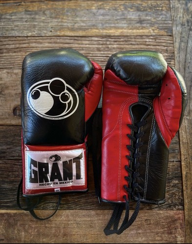 GRANT Boxing gloves (10oz - Authentic 100%) Great Condition GRANT Boxing gloves (10oz - Authentic 100%) Great Condition