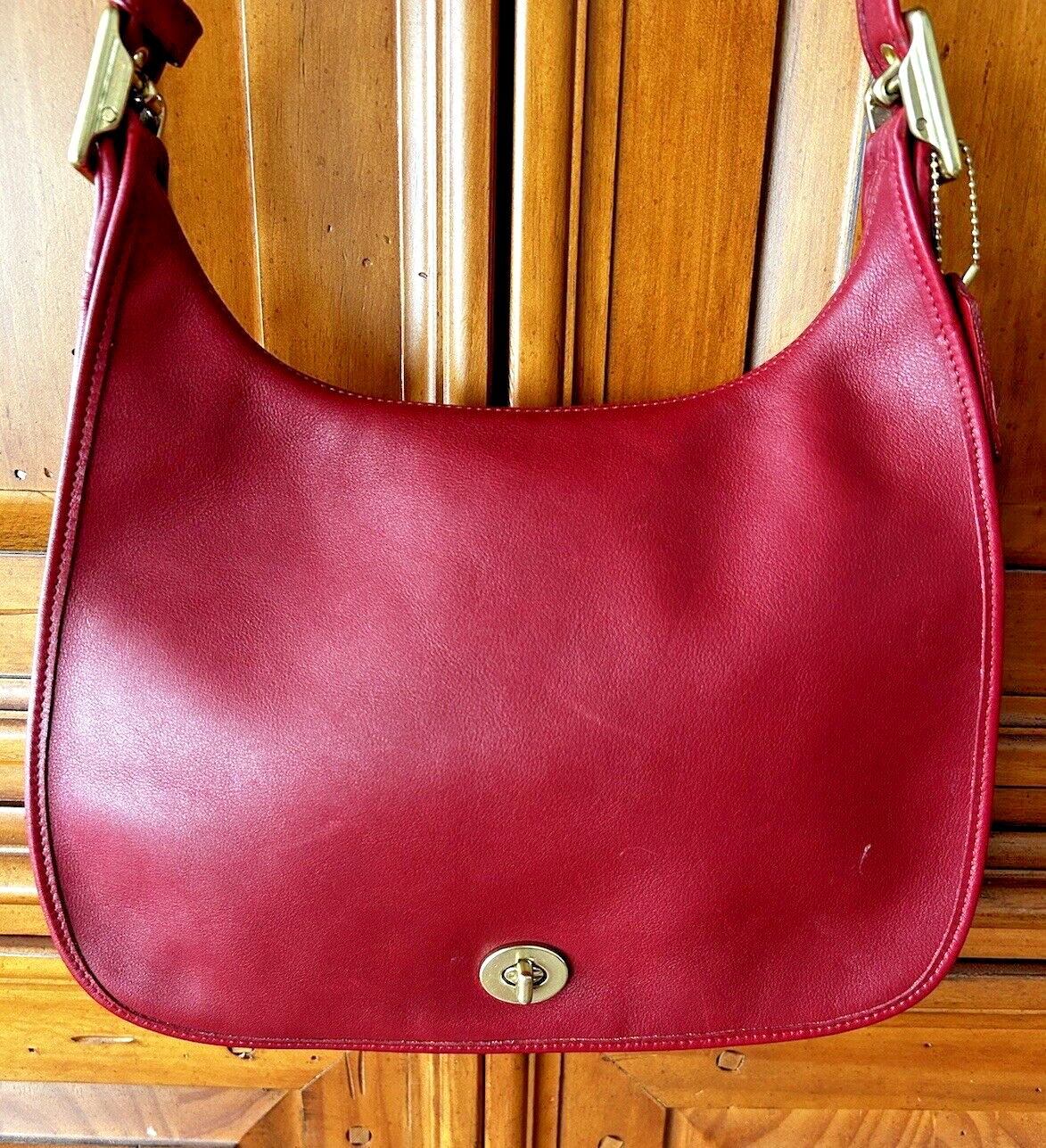 VTG Coach USA Legacy 9718 Soft Red Leather Crescent Turnlock VTG Coach USA Legacy 9718 Soft Red Leather Crescent Turnlock
