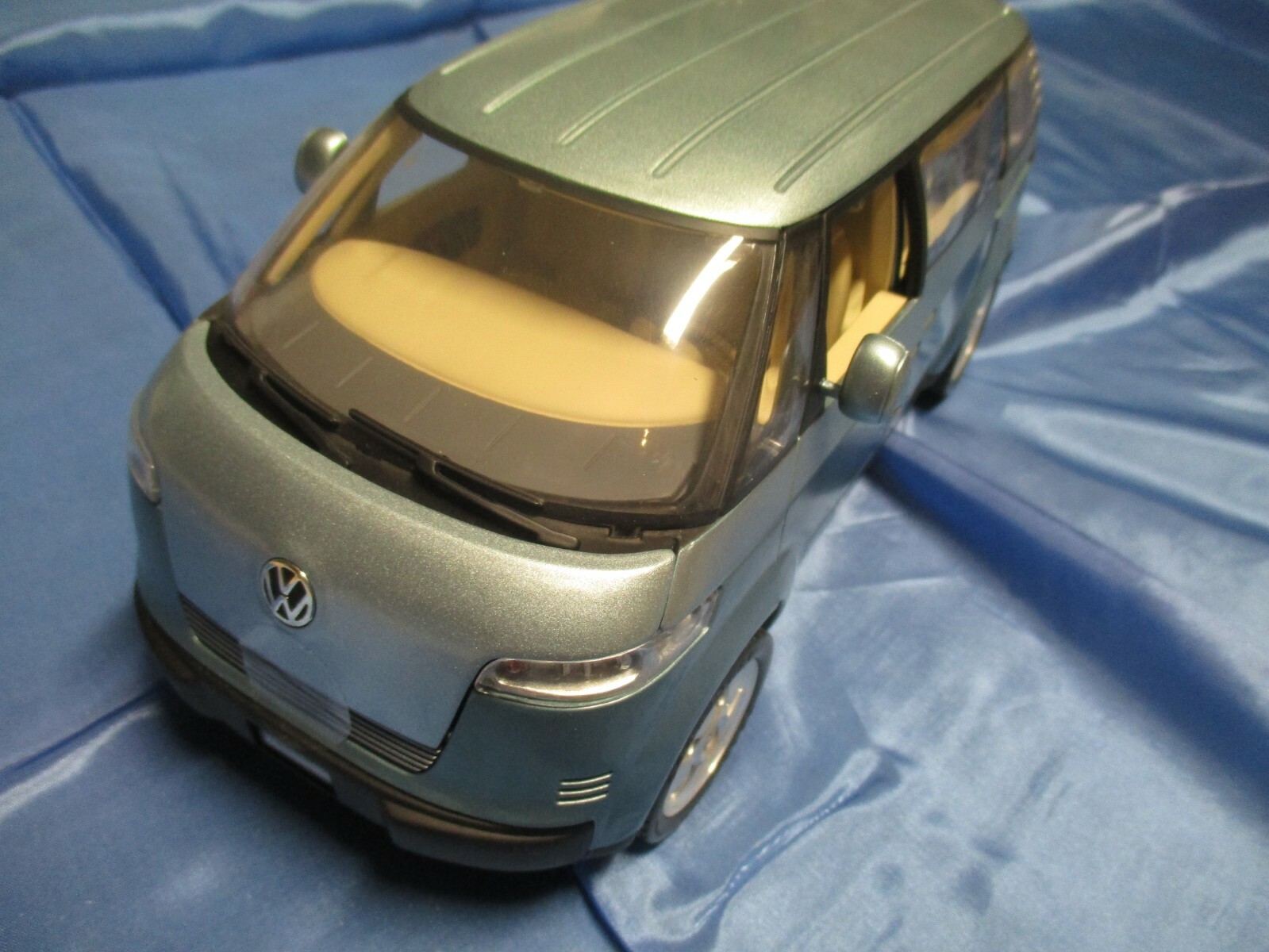 Vw microbus concept store