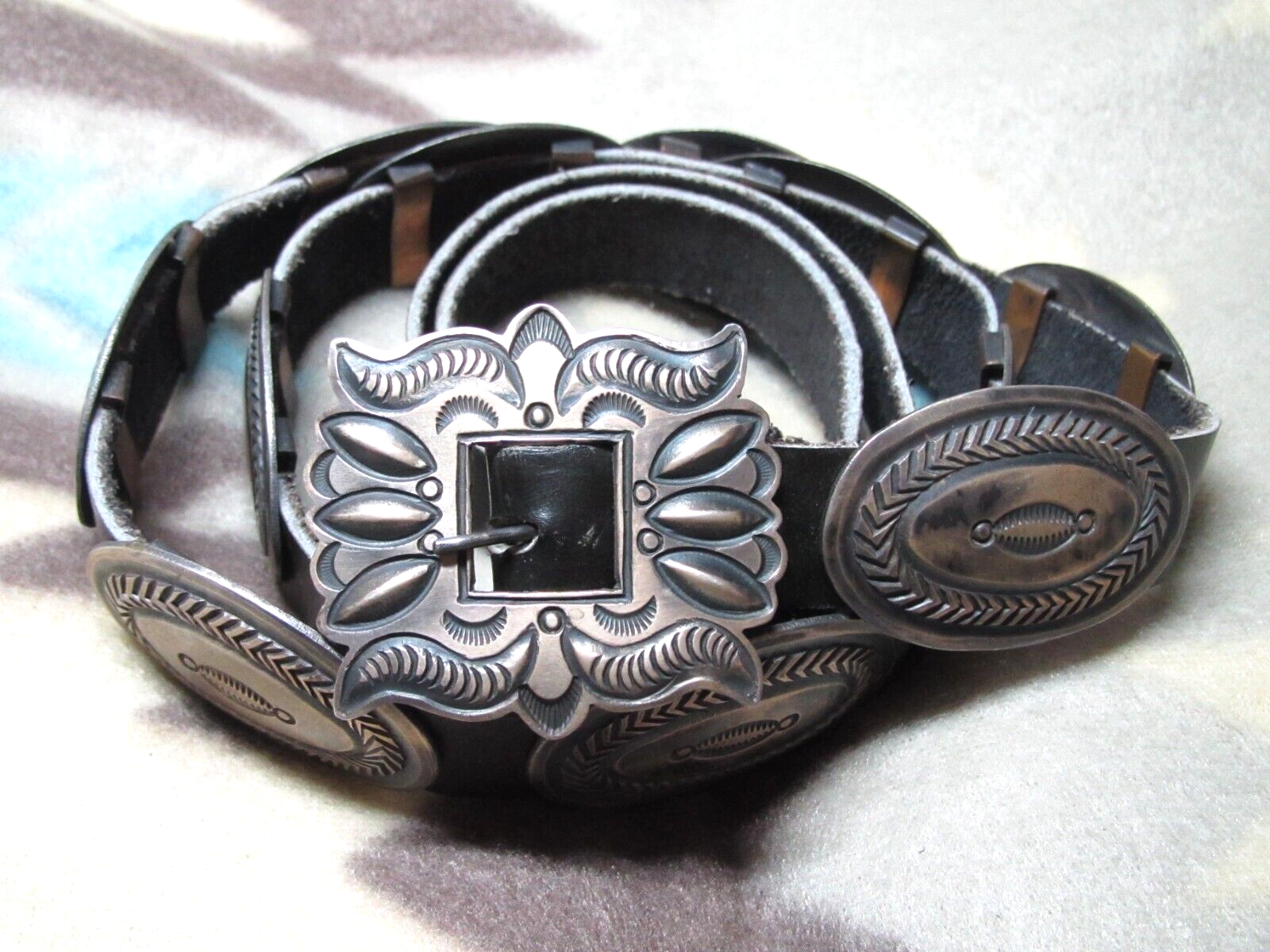 NAVAJO STERLING SILVER REPOUSSE CONCHO HIPPIE BELT & BUCKLE NAVAJO STERLING SILVER REPOUSSE CONCHO HIPPIE BELT & BUCKLE