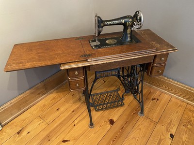 Sewing (Pre-1930) - Singer Model 66