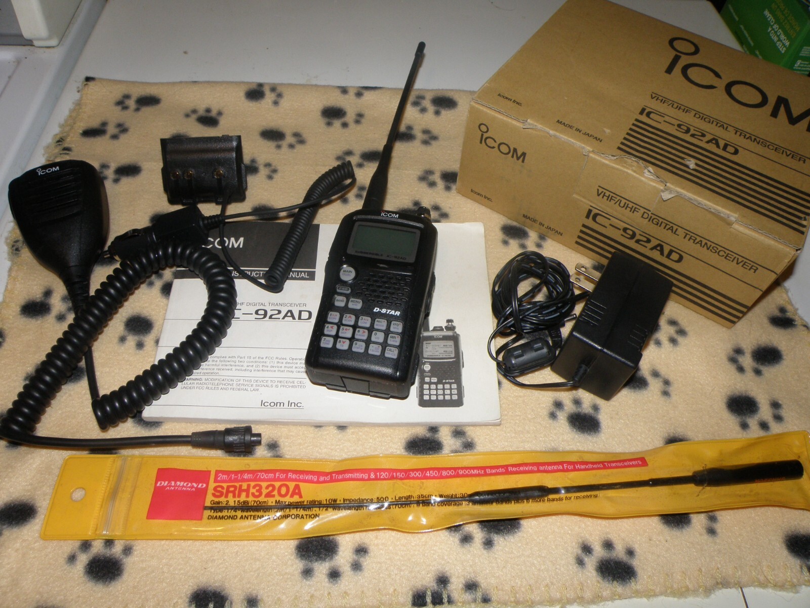 Icom IC-92ad Dual band dual receive Dstar HT