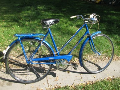Vintage Bicycles - Vintage Raleigh 3 Speed Bicycle - Nelo's Cycles