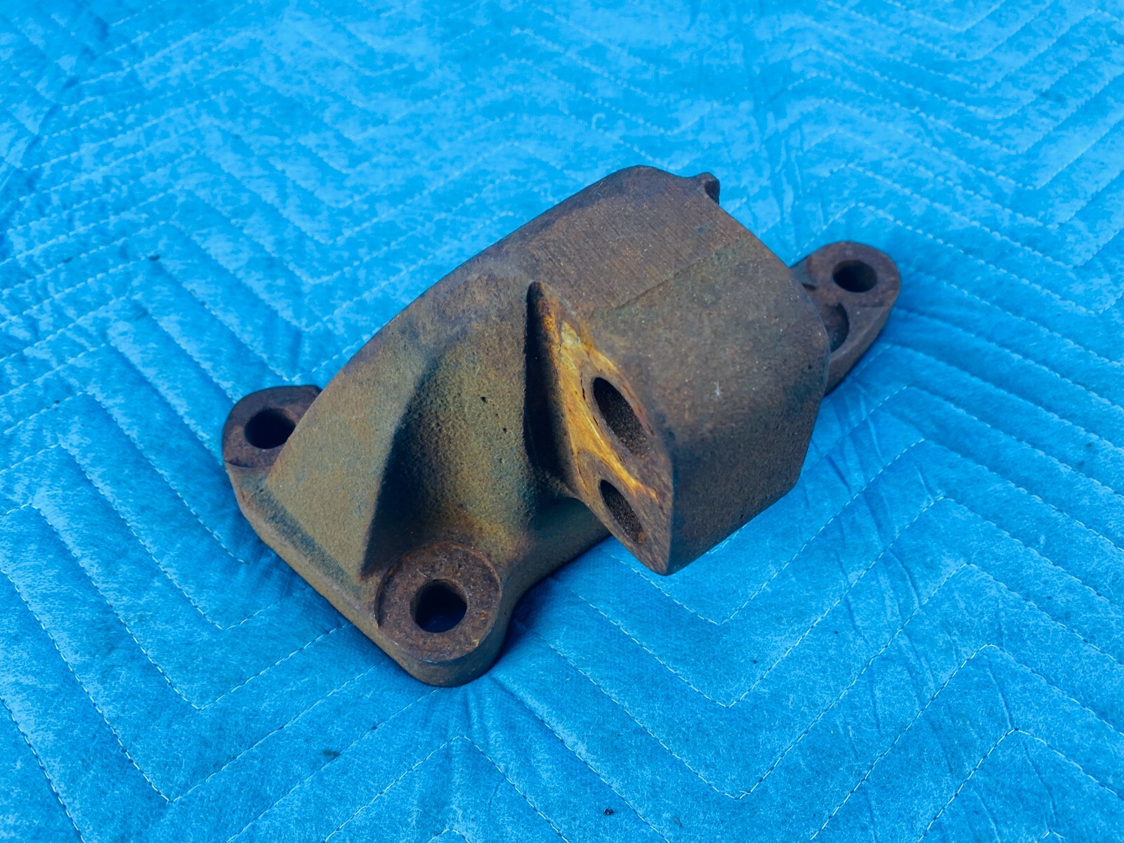 Купить Двигатель крепления Detroit DD15 Engine Rear Mount 01/31372/000 ...