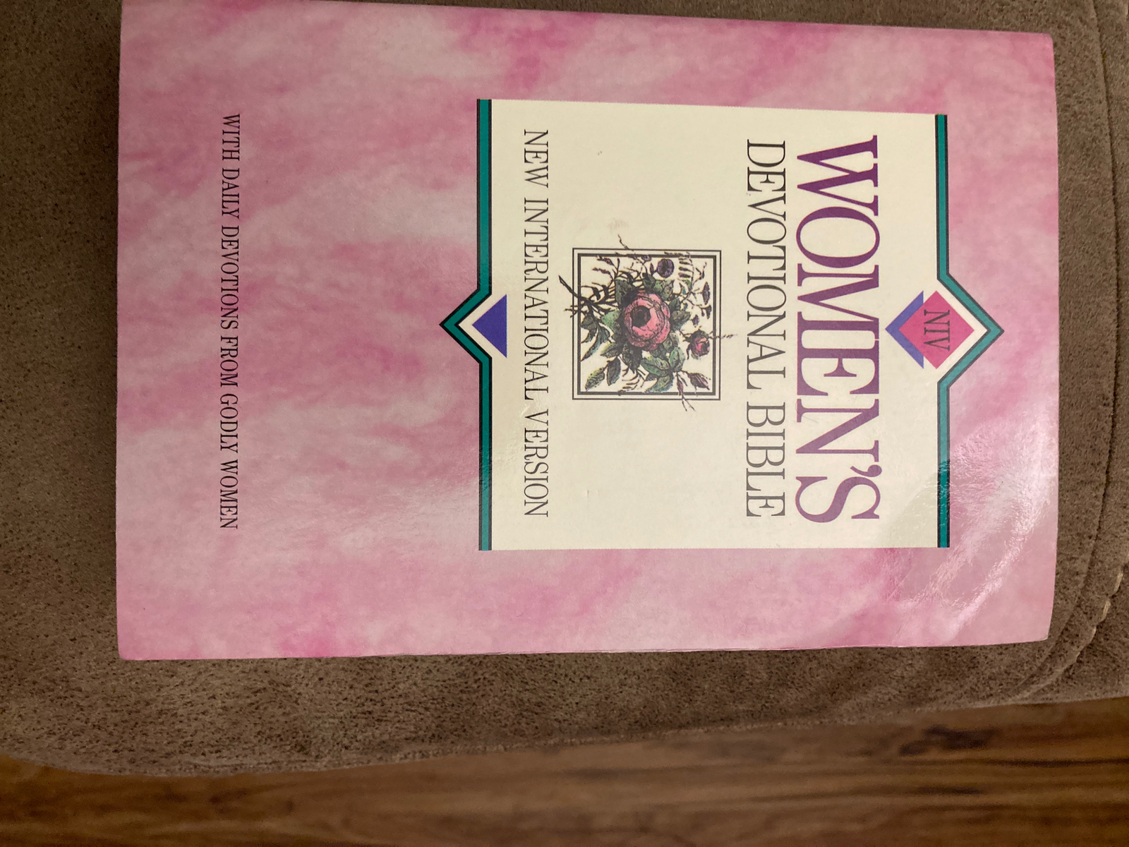 NIV Women's Devotional Bible, Compact by Zondervan Publishing 9780310916505| eBay