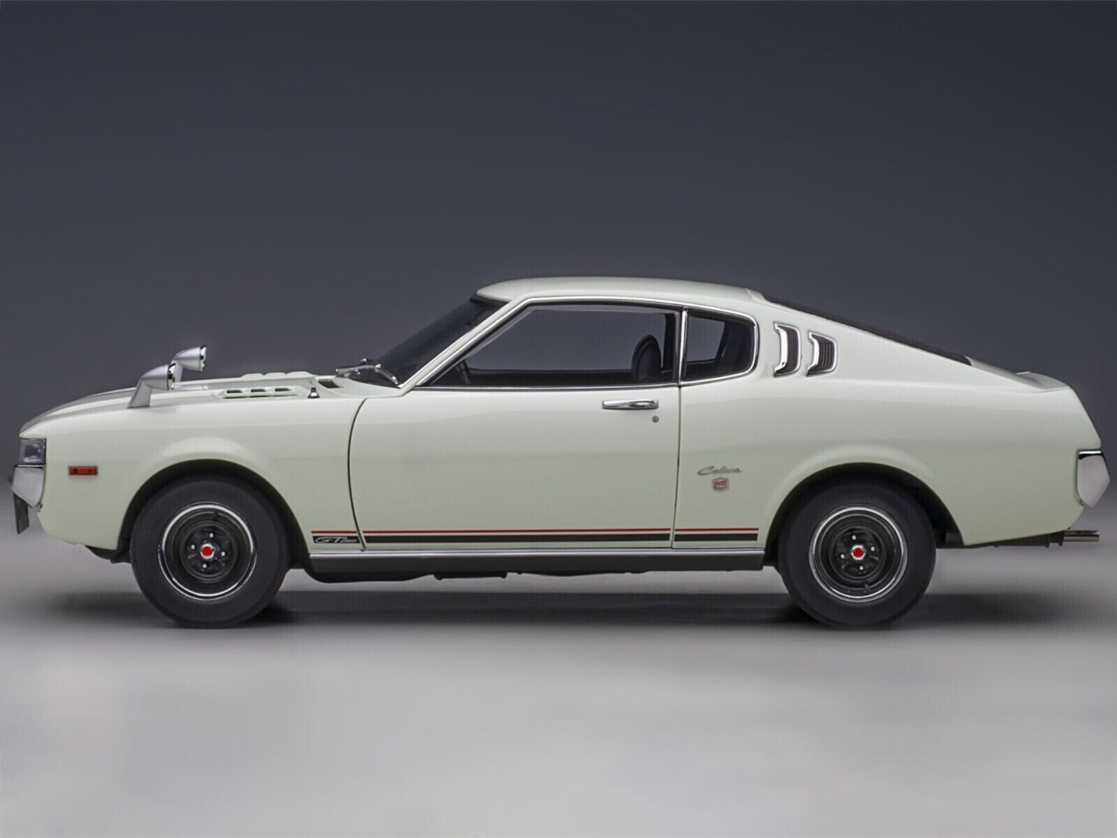 1/18 Toyota Celica Liftback 2000GT (RA25) RHD 1973 White 1/18 Toyota Celica Liftback 2000GT (RA25) RHD 1973 White