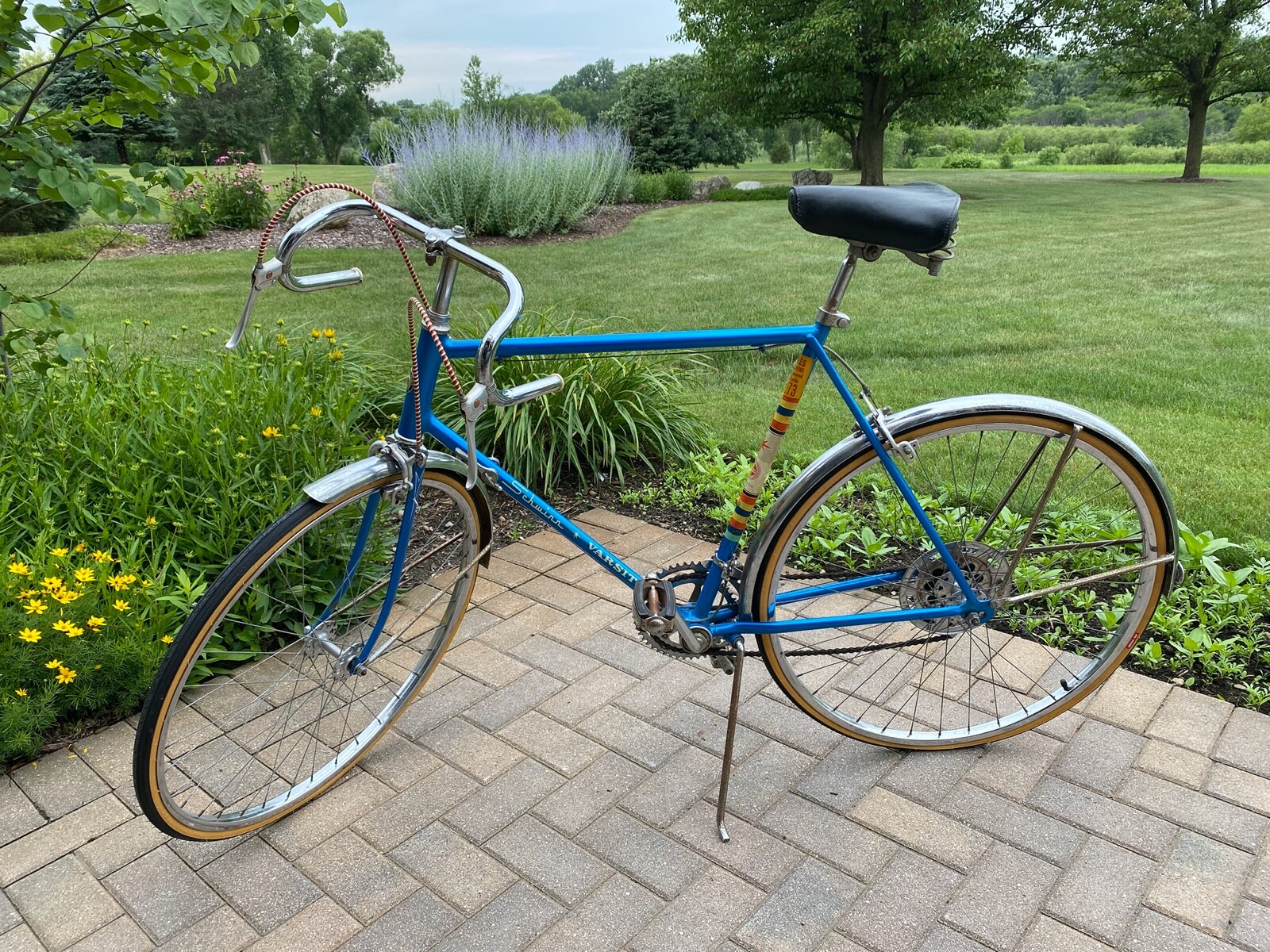 Vintage ~ 1960's Schwinn Men's Varsity Bike ~ Meticulously Vintage ~ 1960's Schwinn Men's Varsity Bike ~ Meticulously