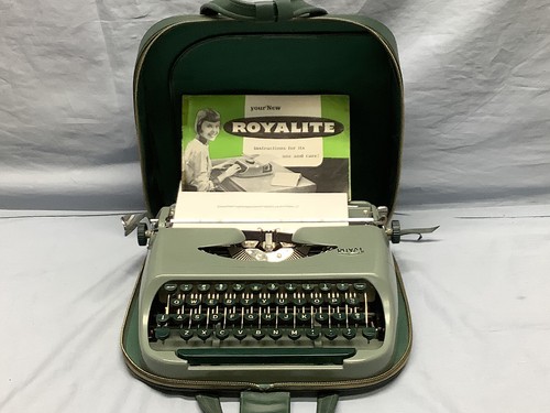 1961 Royal Royalite on the Typewriter Database