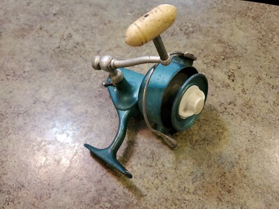 Spinning Reels - Vintage Penn 704
