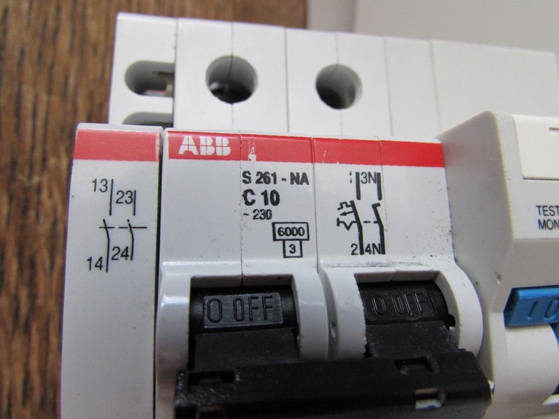 ABB S261-NA C10 10AMP CIRCUIT BREAKER S2-H CONTACT D62 GFCI Earth ...