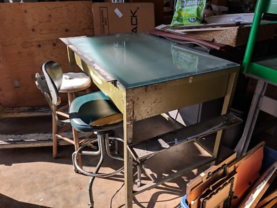 Printing & Graphic Arts - Light Table