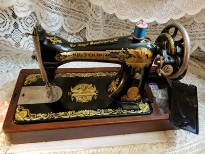 Sewing Machines - Singer Model 15 Sewing Machine