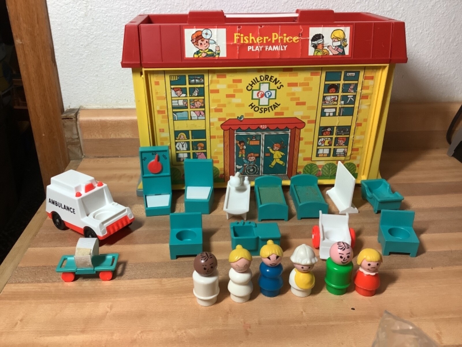 VINTAGE FISHER PRICE LITTLE PEOPLE CHILDREN S HOSPITAL 931 1976 eBay
