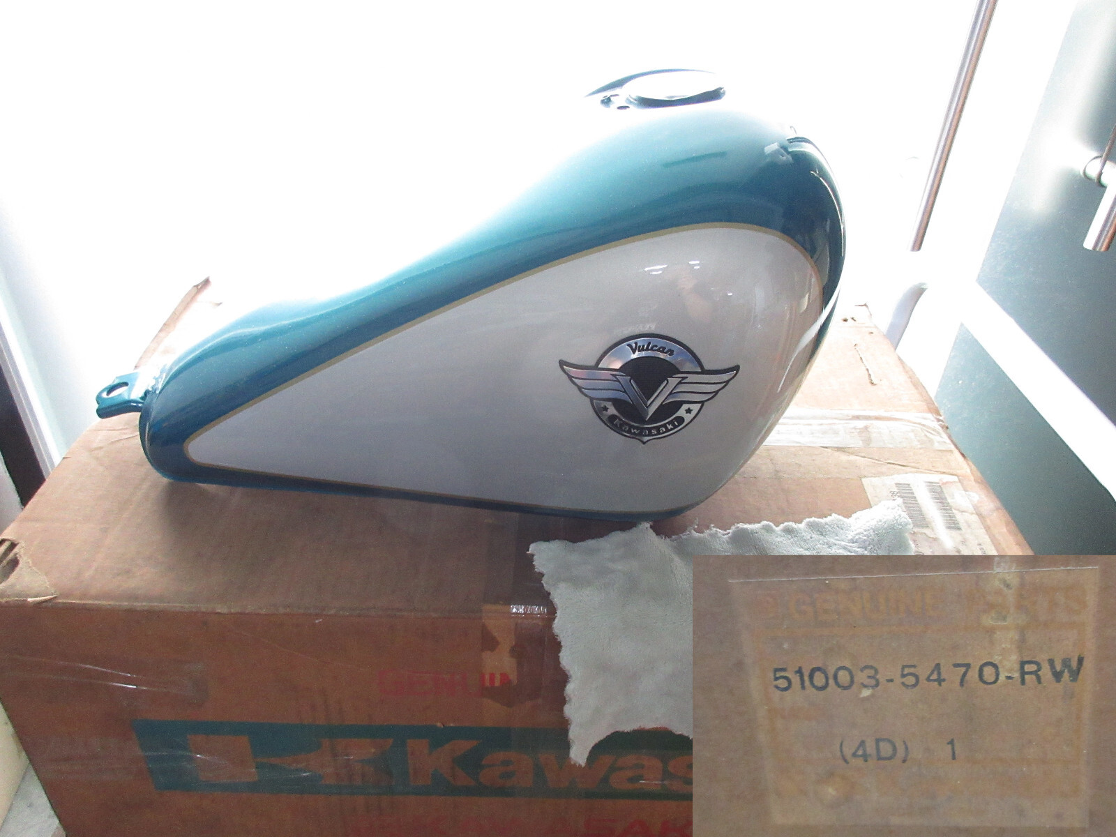 Kawasaki EN500 Fuel Tank 1993 NOS EN500 A4 Vulcan 500 Gas Kawasaki EN500 Fuel Tank 1993 NOS EN500 A4 Vulcan 500 Gas