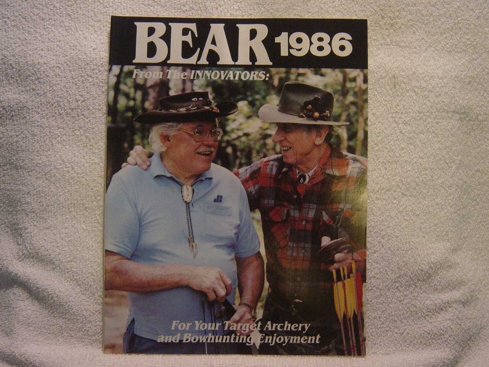 Купить Нашивка Bear Archery 1986 catalog brochure original в интернет ...