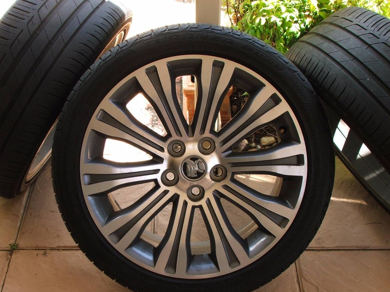 [QLD] - 2013 VF1 CALAIS V RIMS/TYRES (3) | Just Commodores