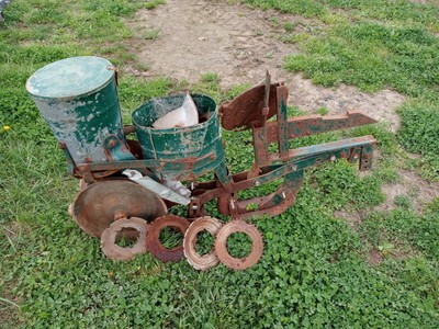 Planters - 3 Point Hitch