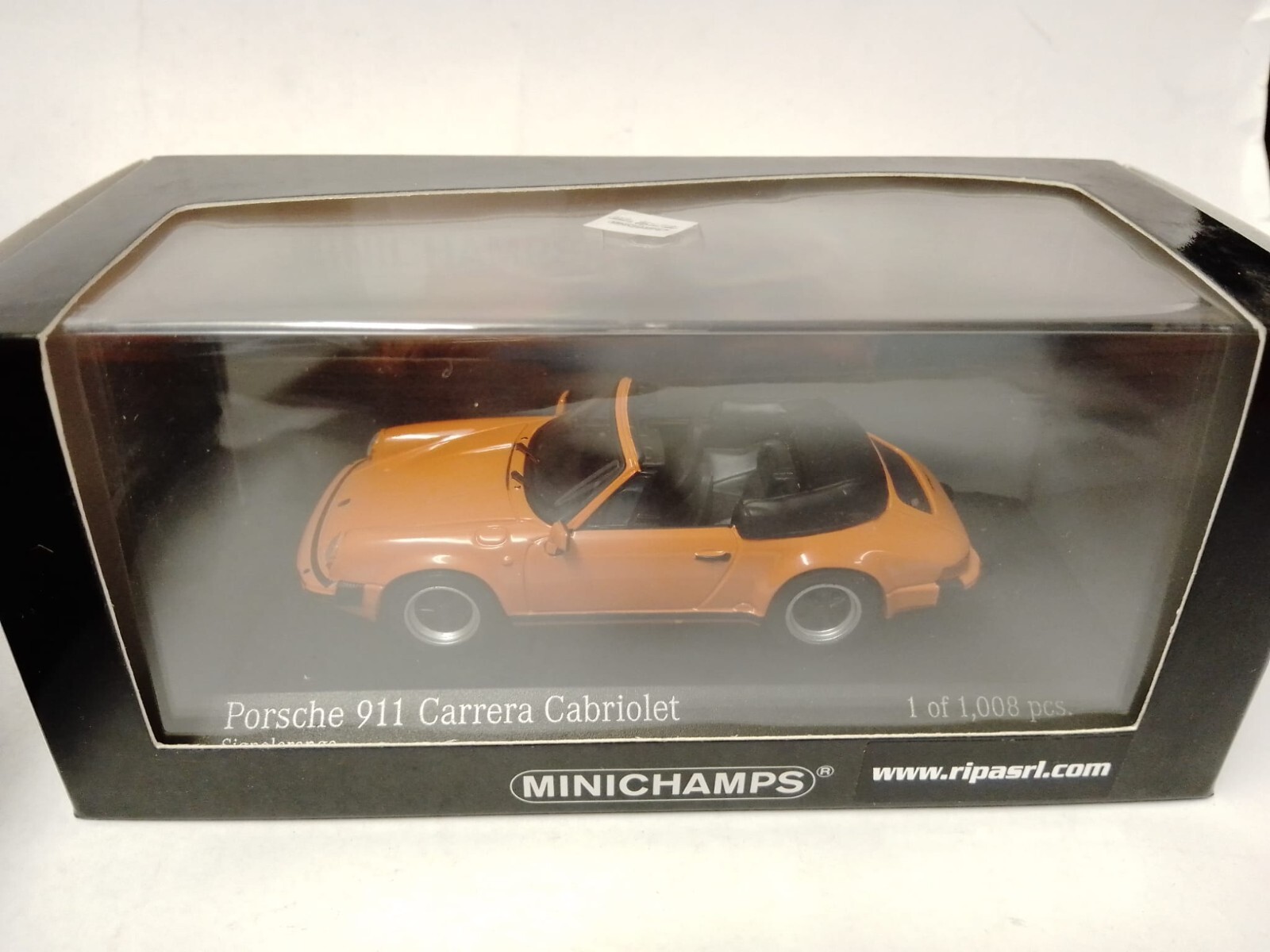 Minichamps Porsche 911 Carrera Cabriolet Orange 1983 1/43 Minichamps Porsche 911 Carrera Cabriolet Orange 1983 1/43