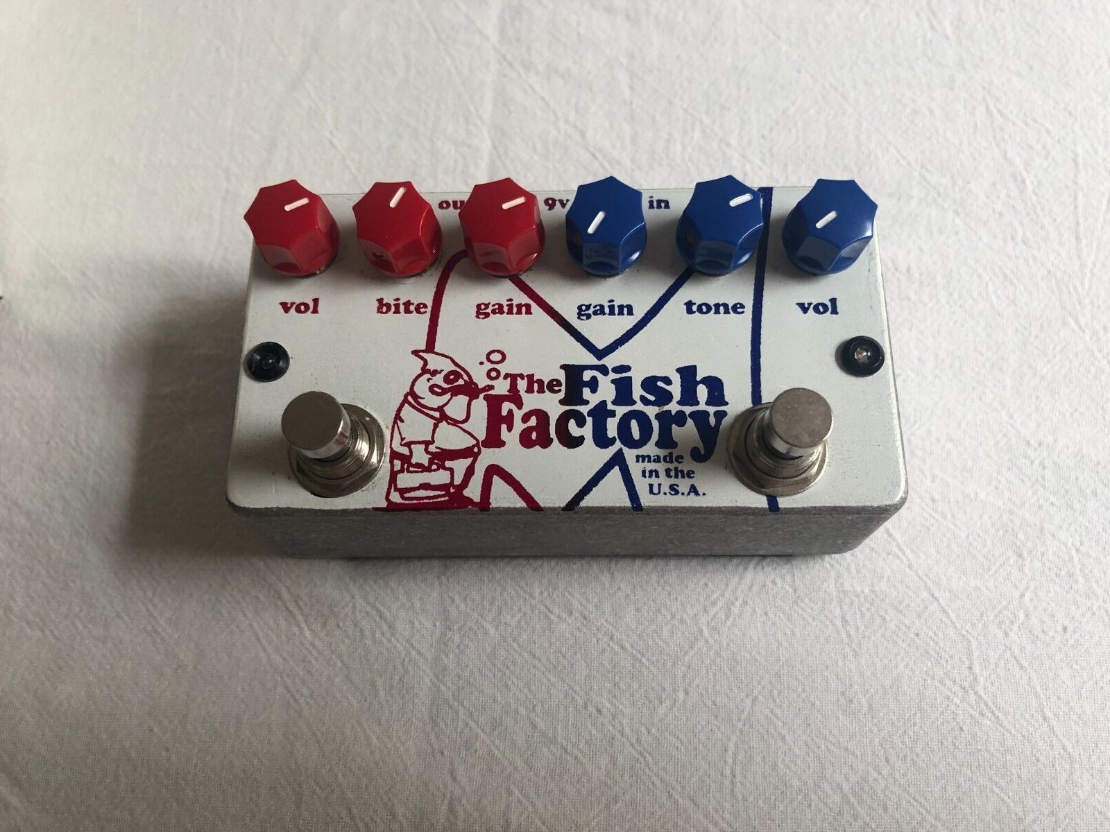 Menatone Fish Factory Signed by Brian Mena Effector RED Menatone Fish Factory Signed by Brian Mena Effector RED