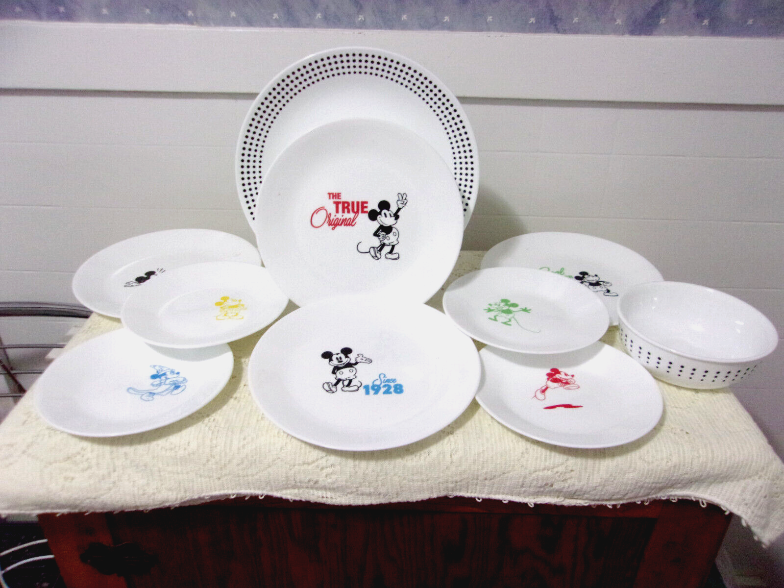 16 Pc. New | Corelle Mouse Dinnerware Set