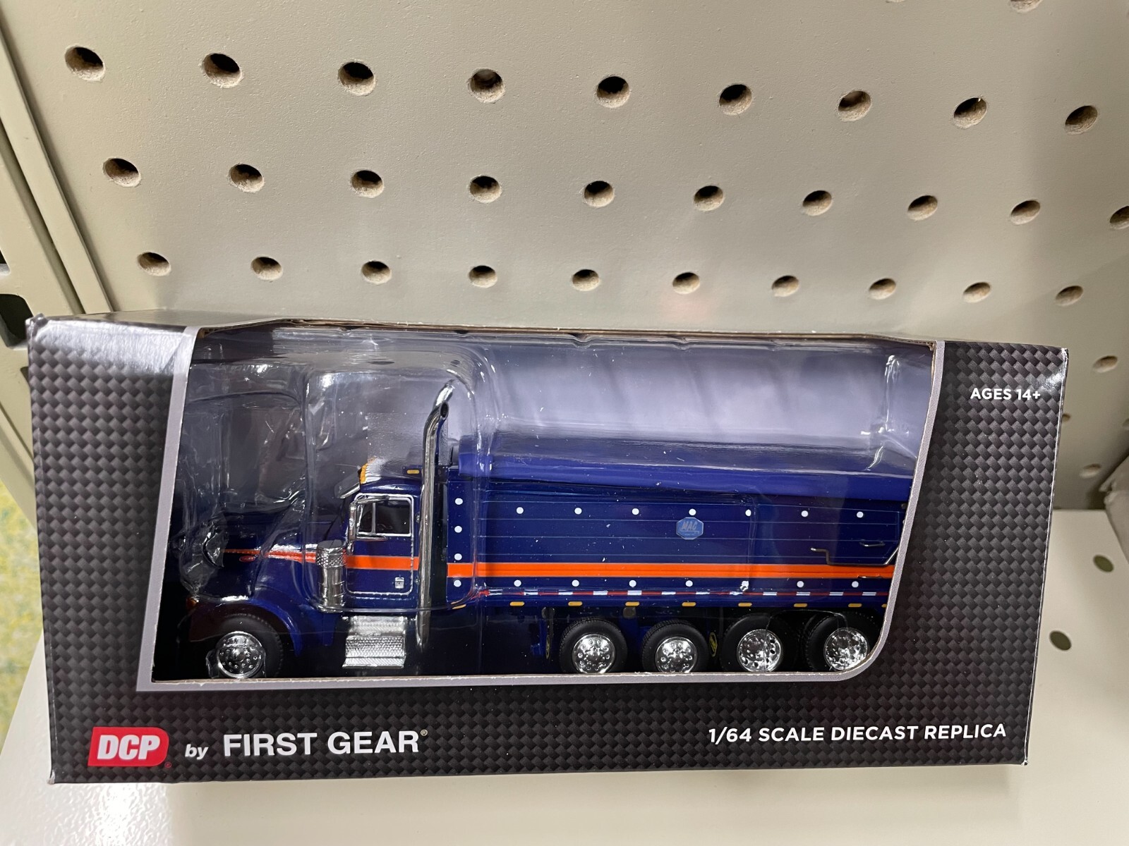 1/64 DCP Peterbilt Dump Truck 379 w/ Mac Dump Quad Axle Blue 1/64 DCP Peterbilt Dump Truck 379 w/ Mac Dump Quad Axle Blue