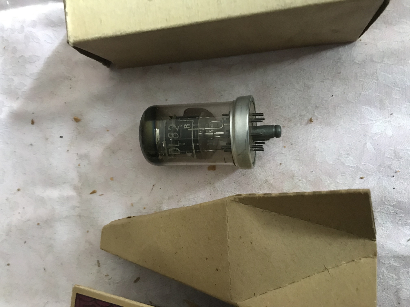 Купить Старинные лампы и разъемы Marconi 2 DL82 . . . в интернет ...