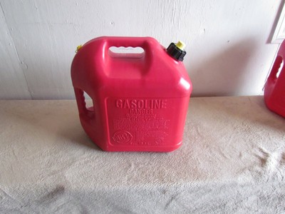 Oil & Gas - Blitz 5 Gallon Gas Can