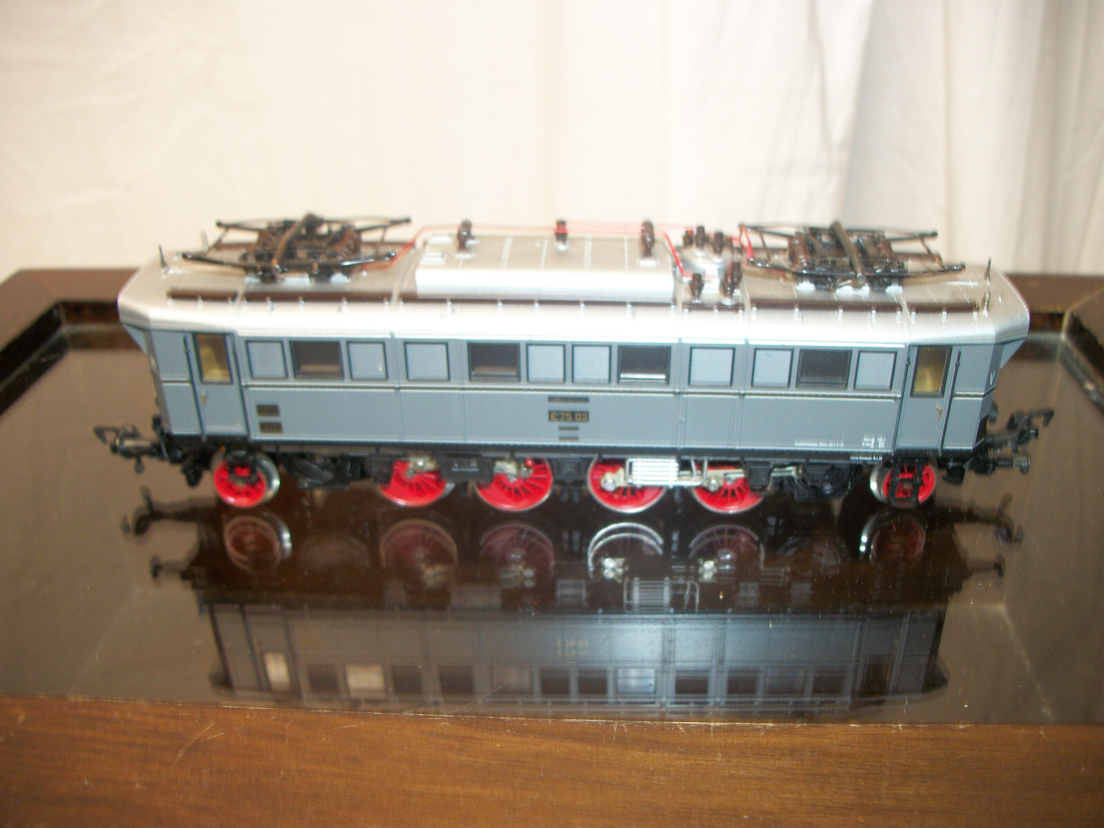 TRIX HO 2432 E75 02 DRG Electric Locomotive, Munchen, USED no BOXのeBay公認海外通販｜セカイモン