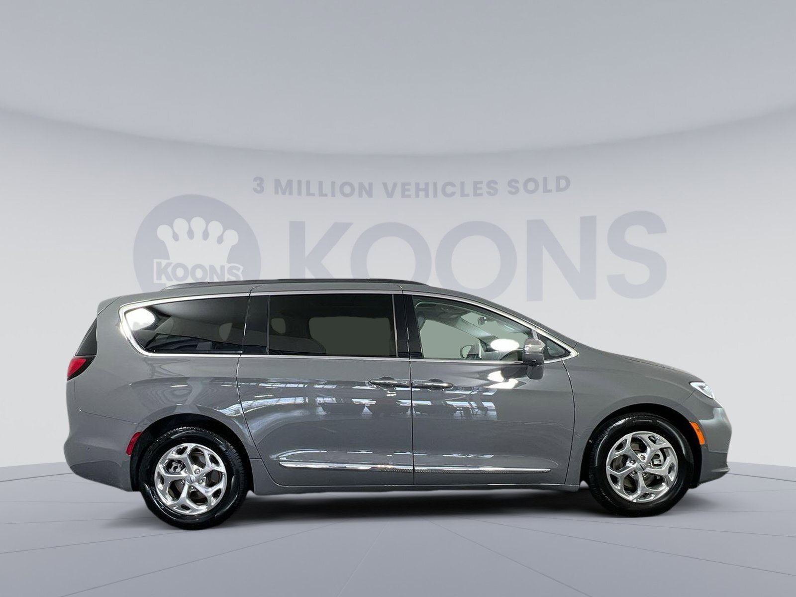 2022 Chrysler Pacifica Limited 24333 Miles Ceramic Gray Clearcoat ...