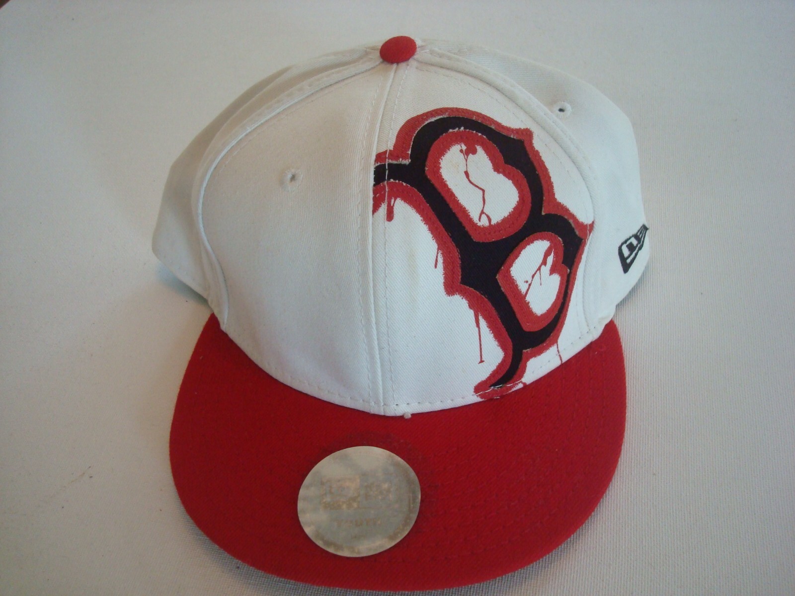 BOSTON RED SOX NEW ERA FITTED SZ 8 DEADSTOCK HAT CAP VINTAGE BOSTON RED SOX NEW ERA FITTED SZ 8 DEADSTOCK HAT CAP VINTAGE