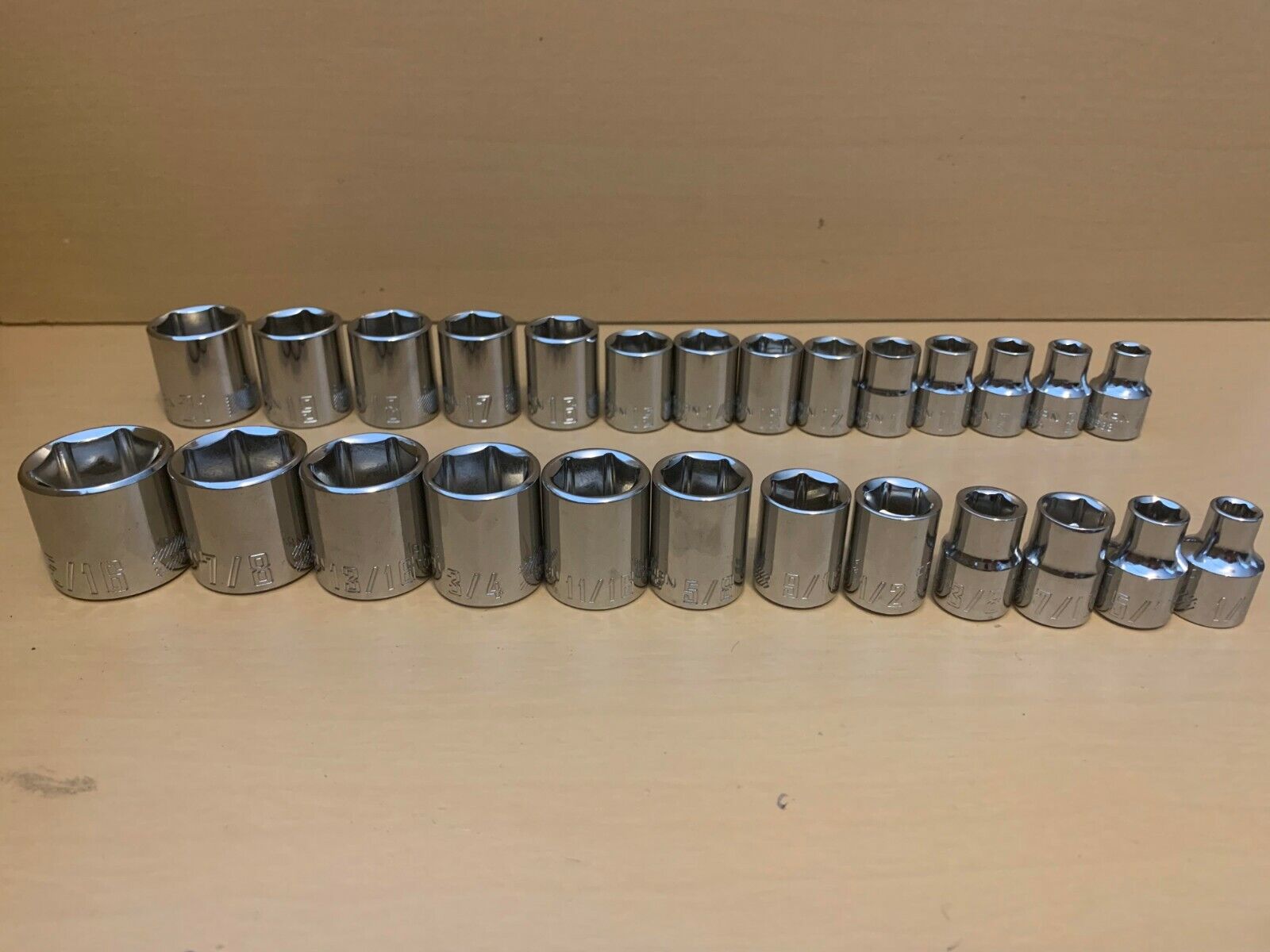 Craftsman 26 Pcs 3/8 Drive 6pt Point Sae Mm Metric Standard Socket Set Craftsman 26 Pcs 3/8 Drive 6pt Point Sae Mm Metric Standard Socket Set