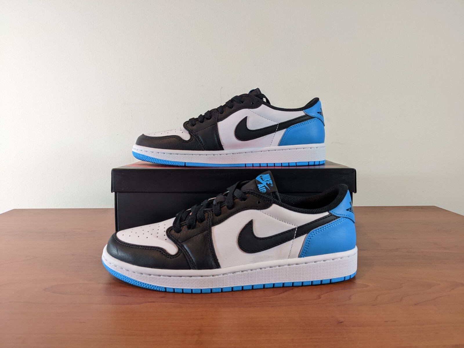 Nike Women's Air Jordan 1 Retro Low OG UNC Dark Powder Blue Nike Women's Air Jordan 1 Retro Low OG UNC Dark Powder Blue