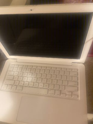 Apple Macbook 13 A1342 White Unibody 2.26GHz 128GB SSD 2GB Apple Macbook 13 A1342 White Unibody 2.26GHz 128GB SSD 2GB