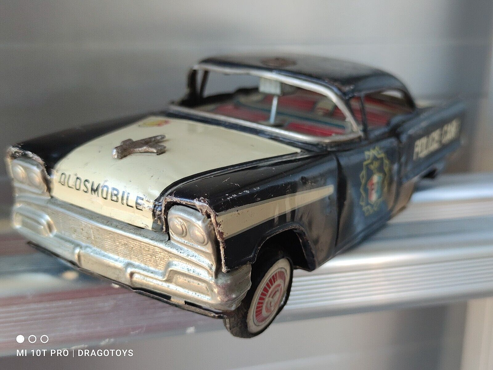 VINTAGE OLDSMOBILE POLICE CAR PD TIN METAL TOY 60's FRICTION VINTAGE OLDSMOBILE POLICE CAR PD TIN METAL TOY 60's FRICTION