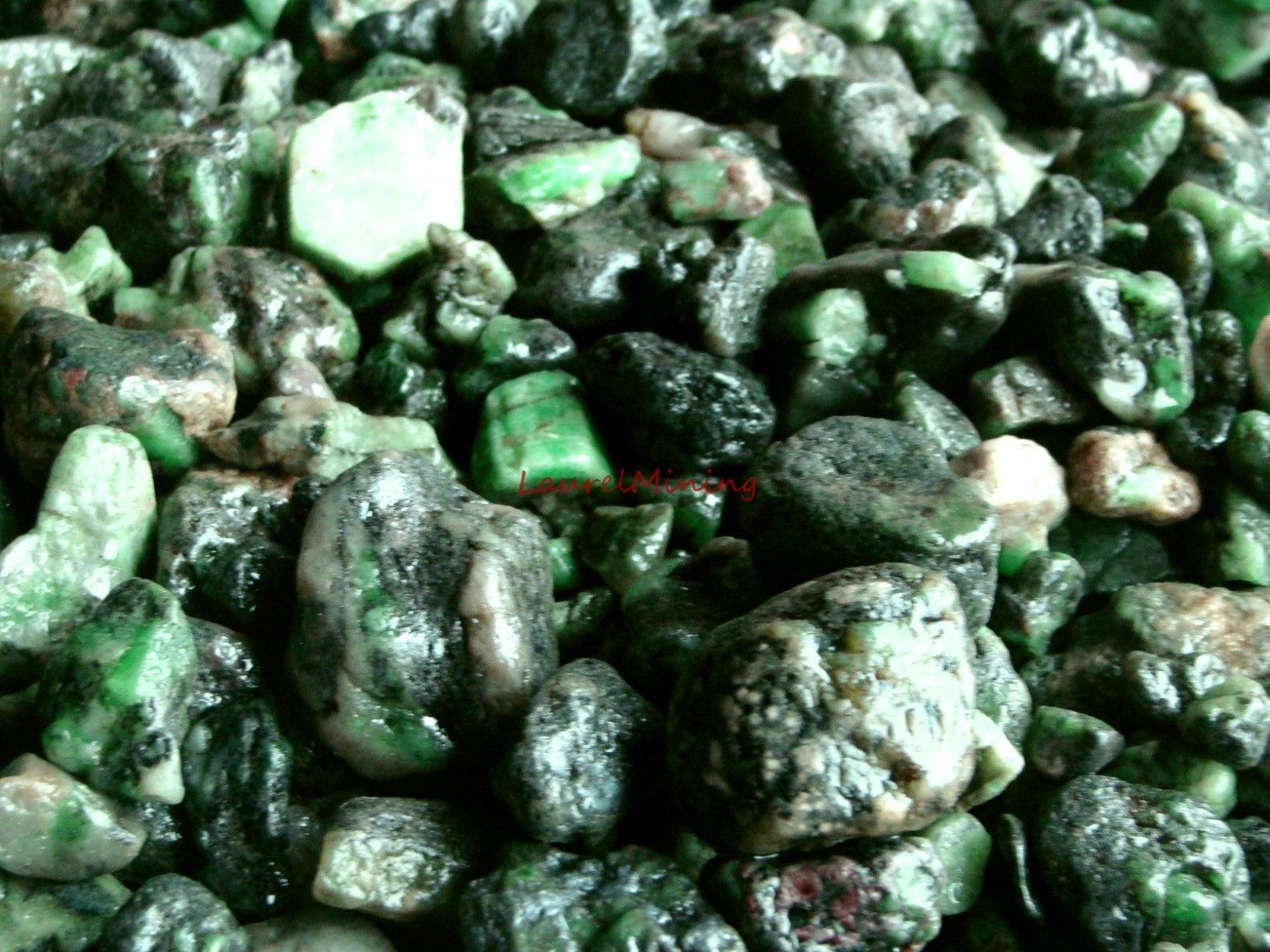 Natural EMERALD Rough Gems - 3000 CARAT Lots - Green Beryl Gemstone ... Natural EMERALD Rough Gems - 3000 CARAT Lots - Green Beryl Gemstone ...