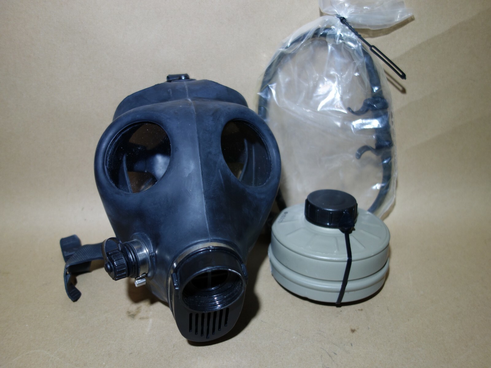 Купить Противогаз 2 NEW Israeli Civilian Gas Mask w/nbc NATO Filter and ...