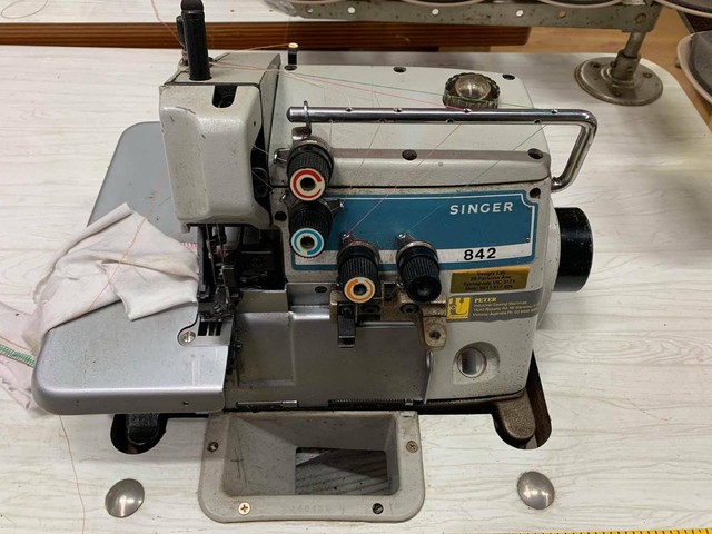 Industrial Overlock sewing machine Singer 842, 3/5 thread | Sewing ...