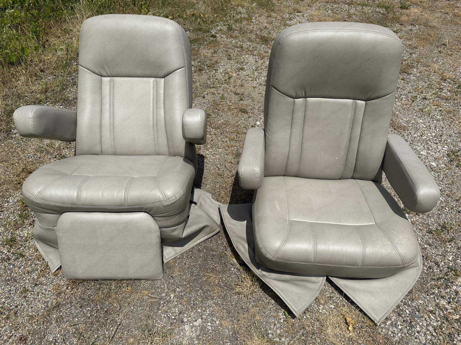 Villa RV Captain s Chairs Beige Taupe Seats PAIR motorhome coach used