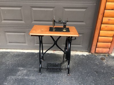 Sewing Machines - Howe Sewing Machine