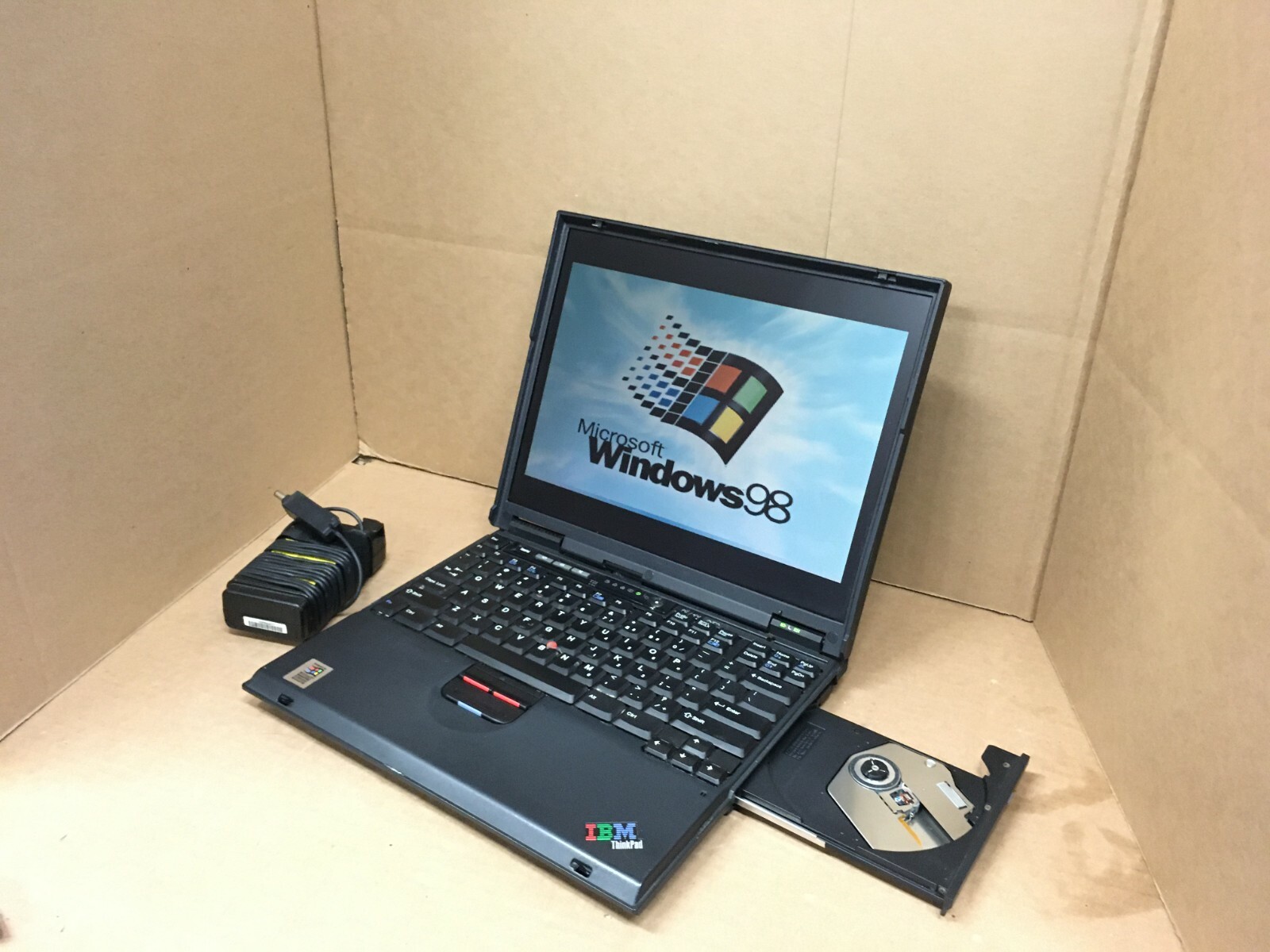IBM ThinkPad T21 LAPTOP PENTIUM III 256MB, 18GB HDD DVD IBM ThinkPad T21 LAPTOP PENTIUM III 256MB, 18GB HDD DVD