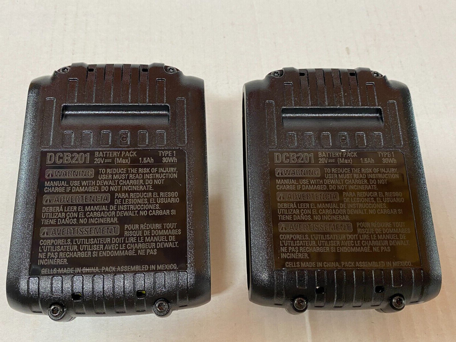 2 NEW GENUINE DEWALT DCB201 20V MAX 1.5Ah