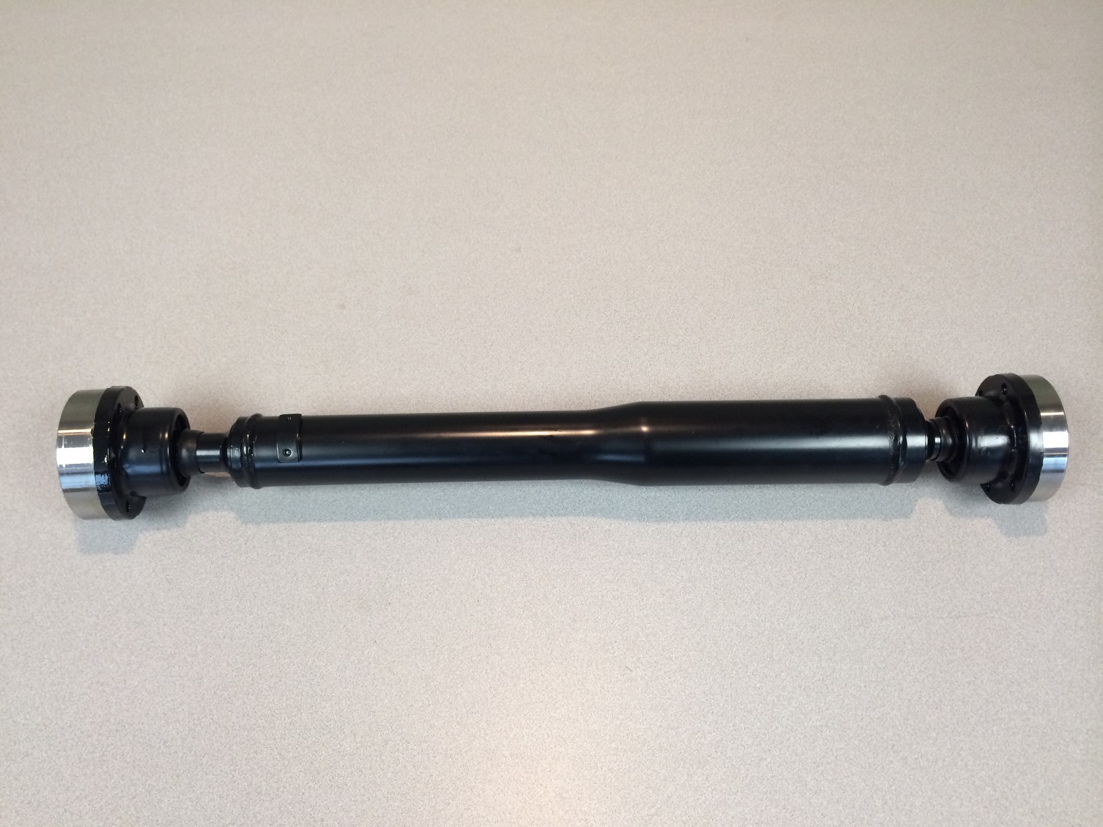 Land Rover LR3 LR4 Range Rover Sport Front Drive Shaft Brand New TVB500510