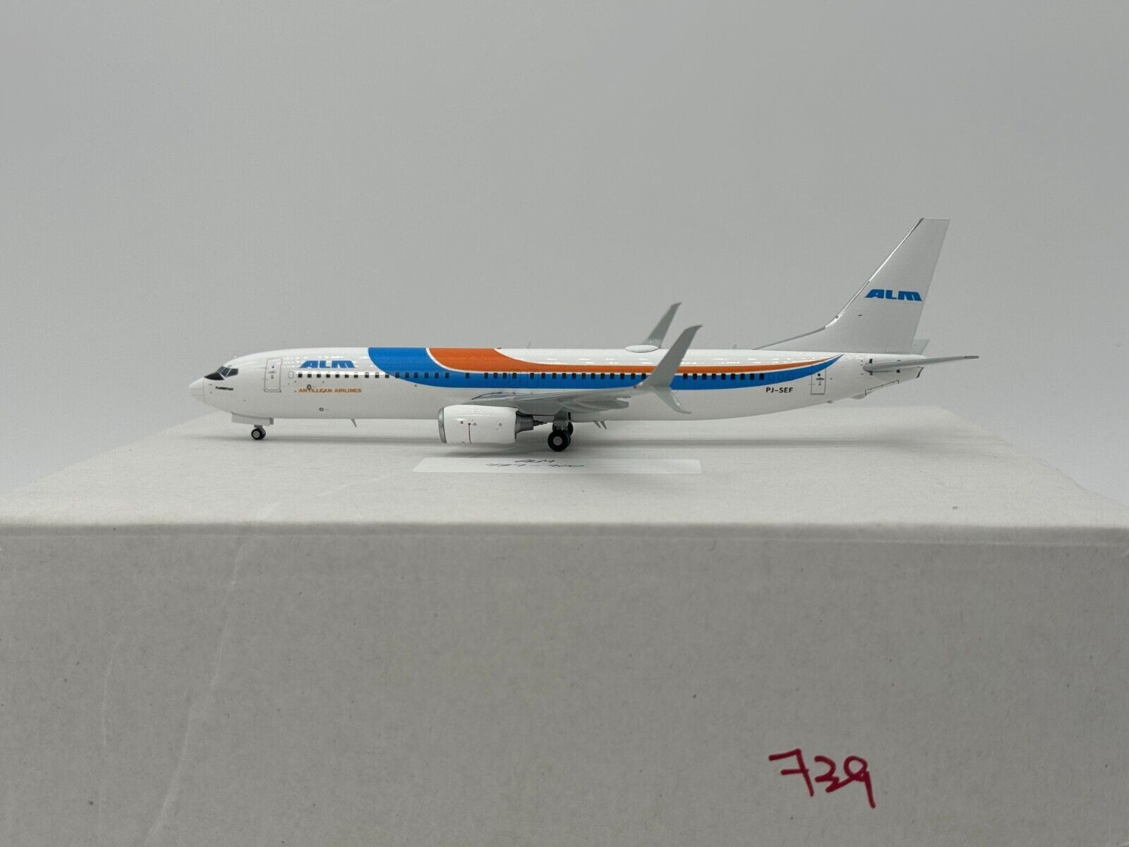 JC Wings 1:200 ALM Boeing 737-900ER PJ-SEF Antillean JC Wings 1:200 ALM Boeing 737-900ER PJ-SEF Antillean