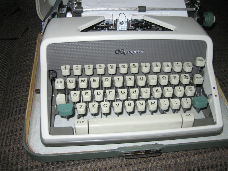 1962 Olympia SM7 on the Typewriter Database