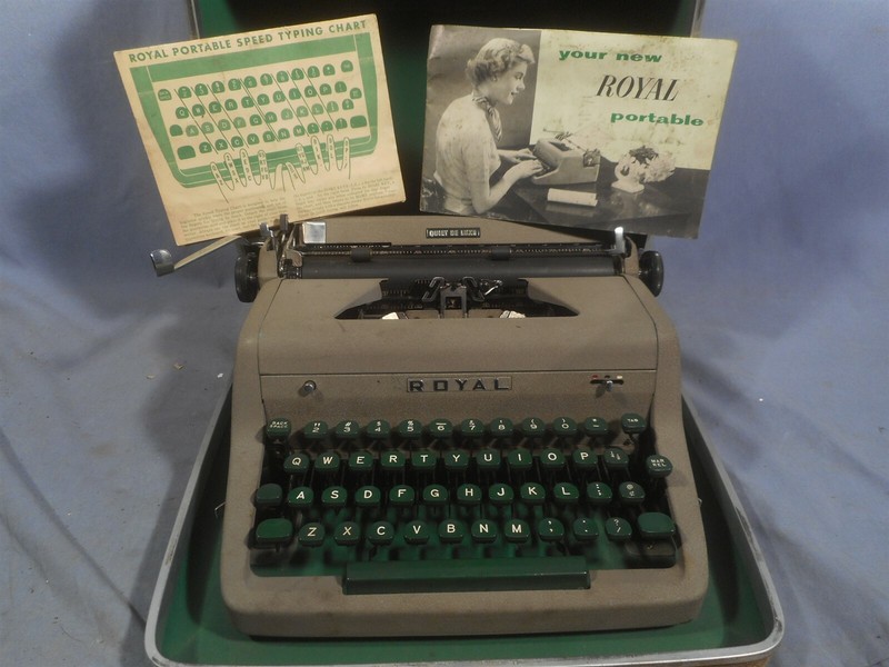 1948 Royal Quiet De Luxe on the Typewriter Database
